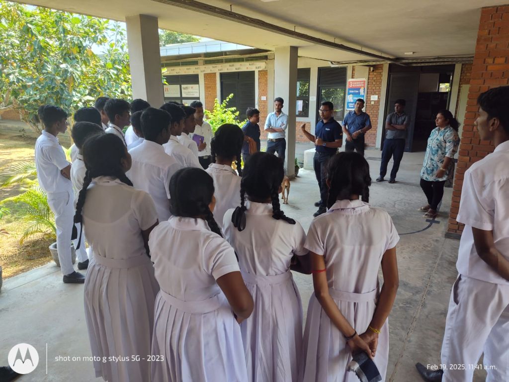 Students of Kilinochchi Central College from A/L Technology and Arts ...