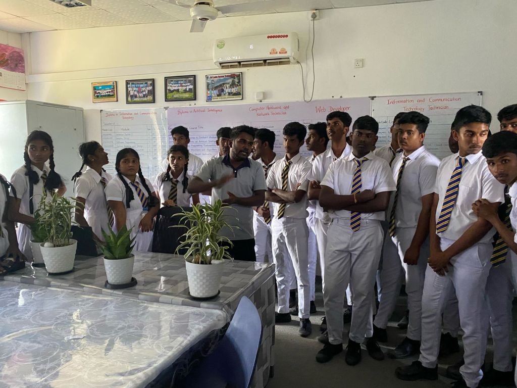 Students of Kilinochchi Central College from A/L Technology and Arts ...